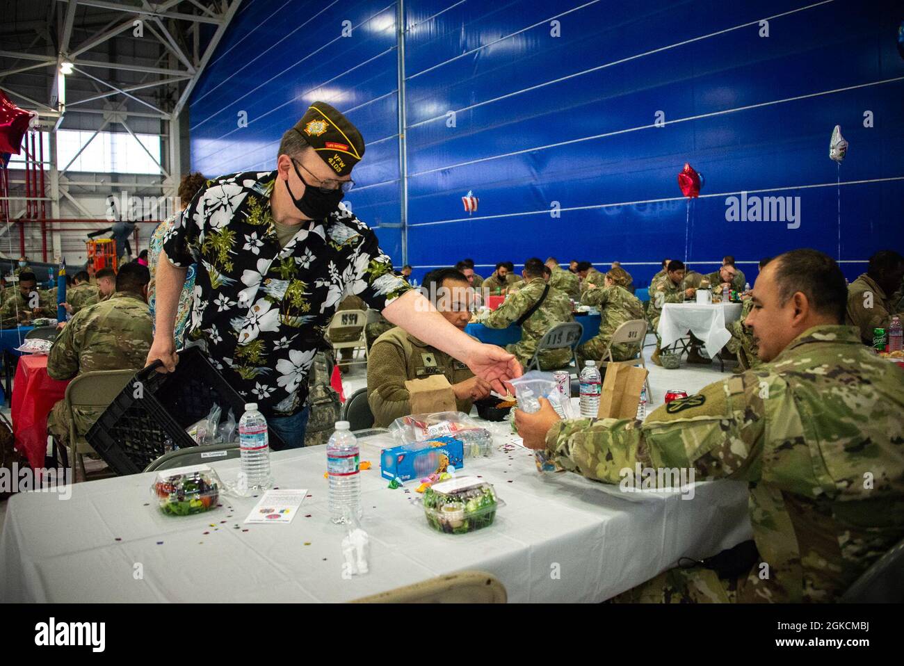 U.S. Army Soldiers from the 223rd Military Intelligence Battalion ...