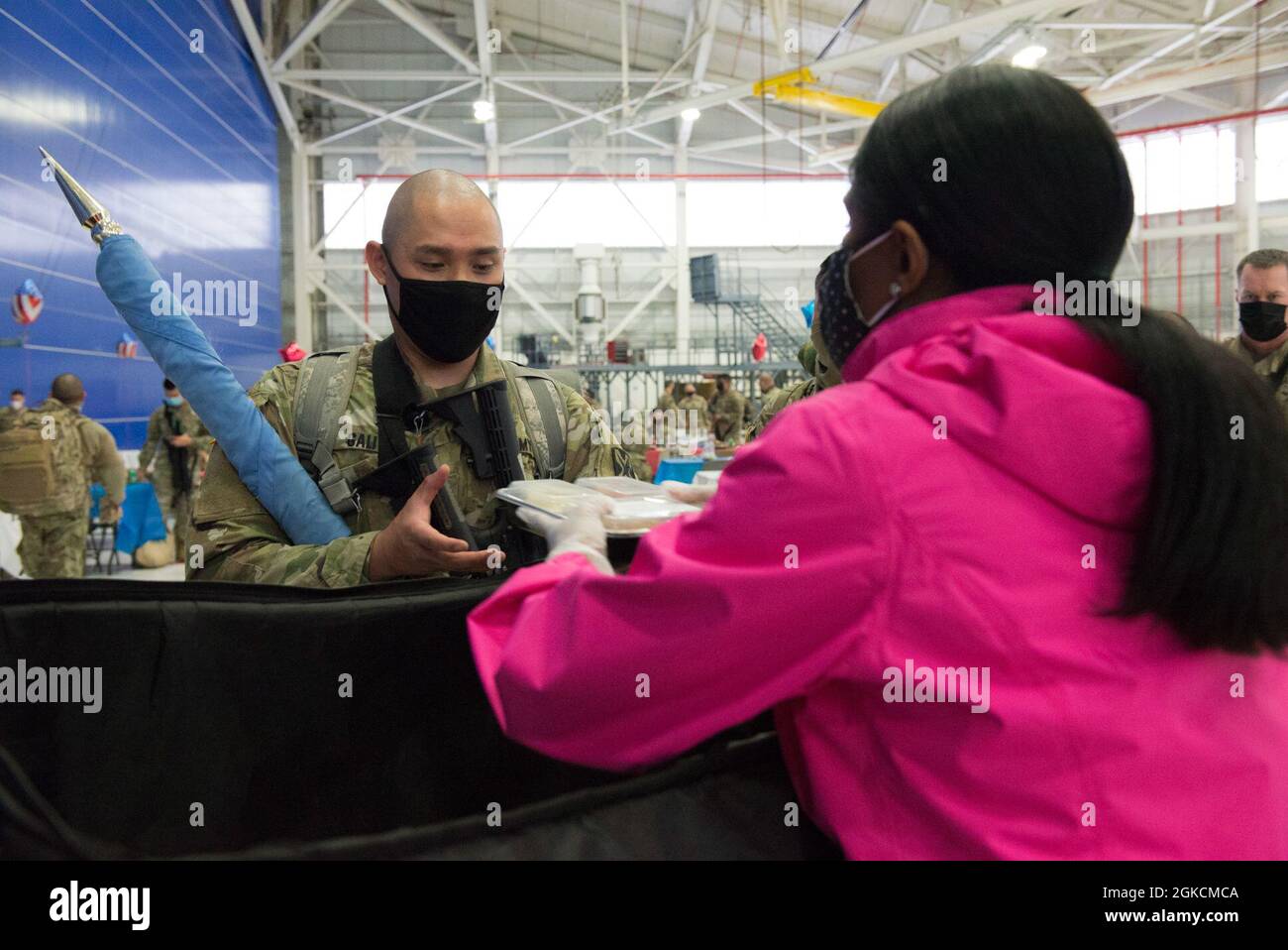 U.S. Army Soldiers from the 223rd Military Intelligence Battalion ...
