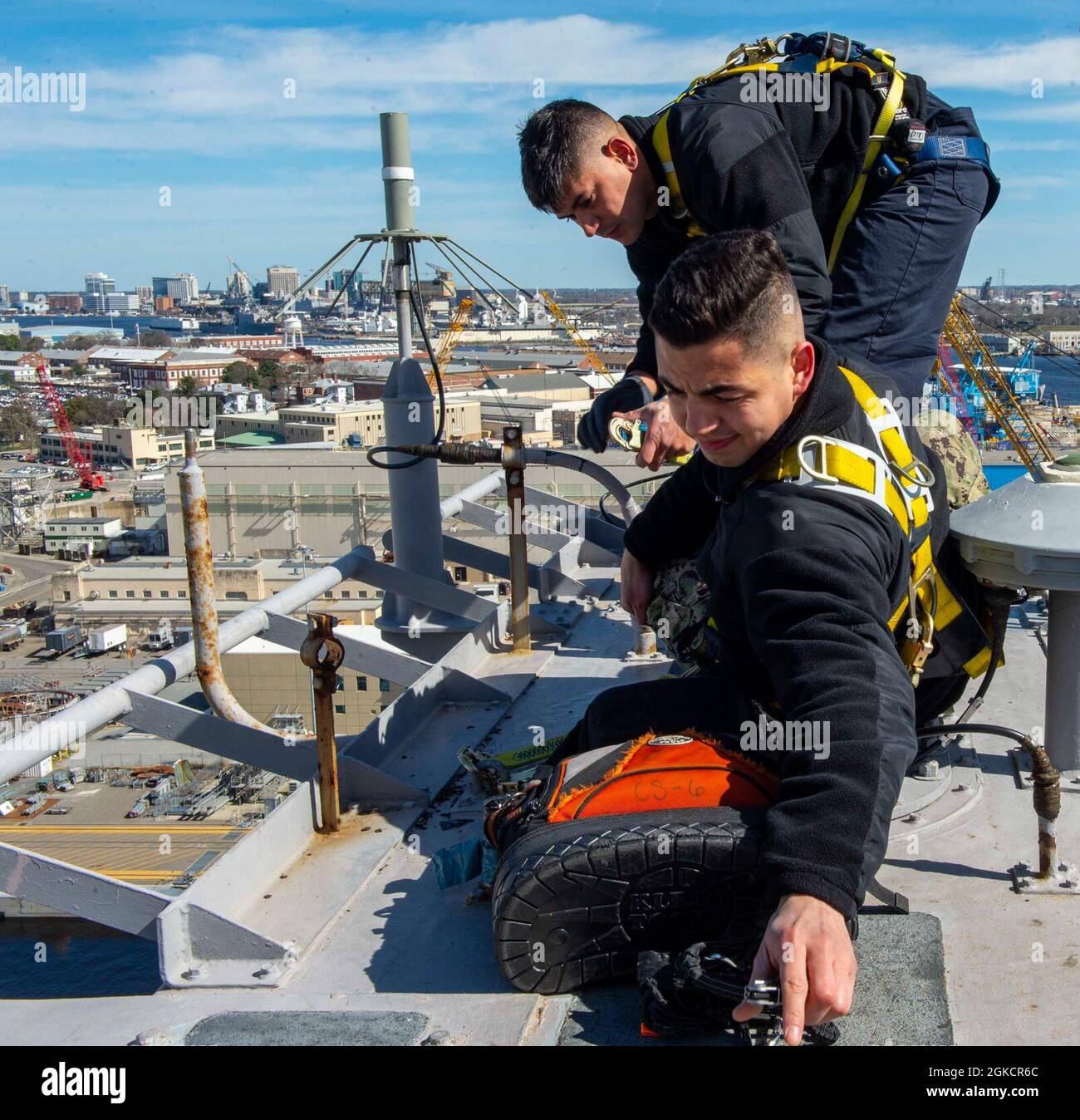 210315-N-SY758-1059 PORTSMOUTH, Va. (March 15, 2021) Sailors begin ...