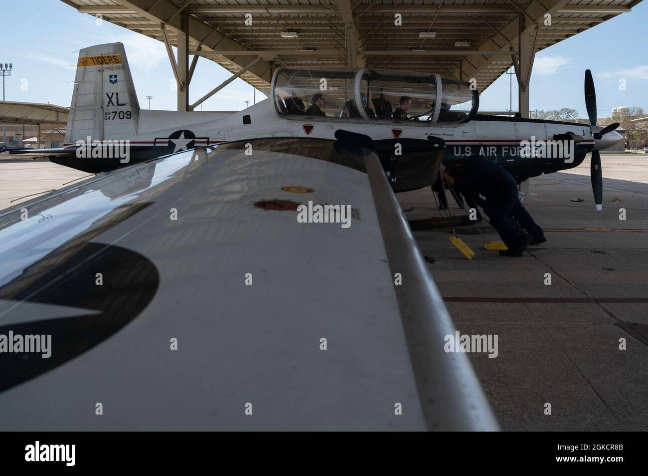 Team XL maintenances works to keep pilots in the air all and complete ...