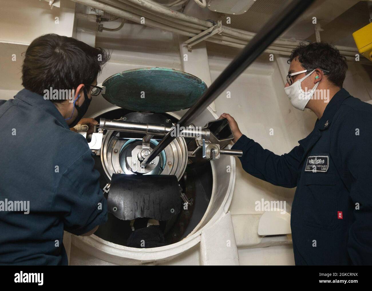 Towed array sonar hi-res stock photography and images - Alamy