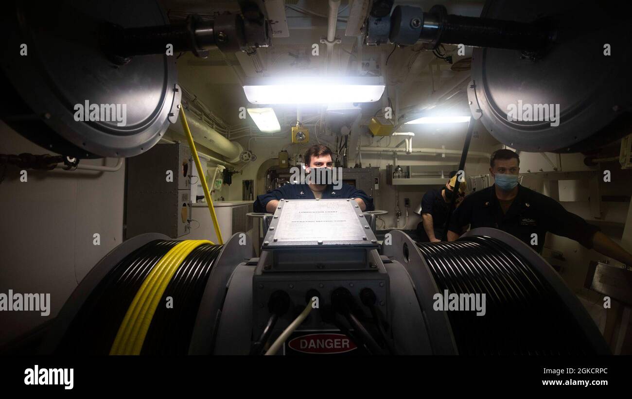 210315-N-VD554-0247 PACIFIC OCEAN (March 15, 2021) – Sonar Technician ...