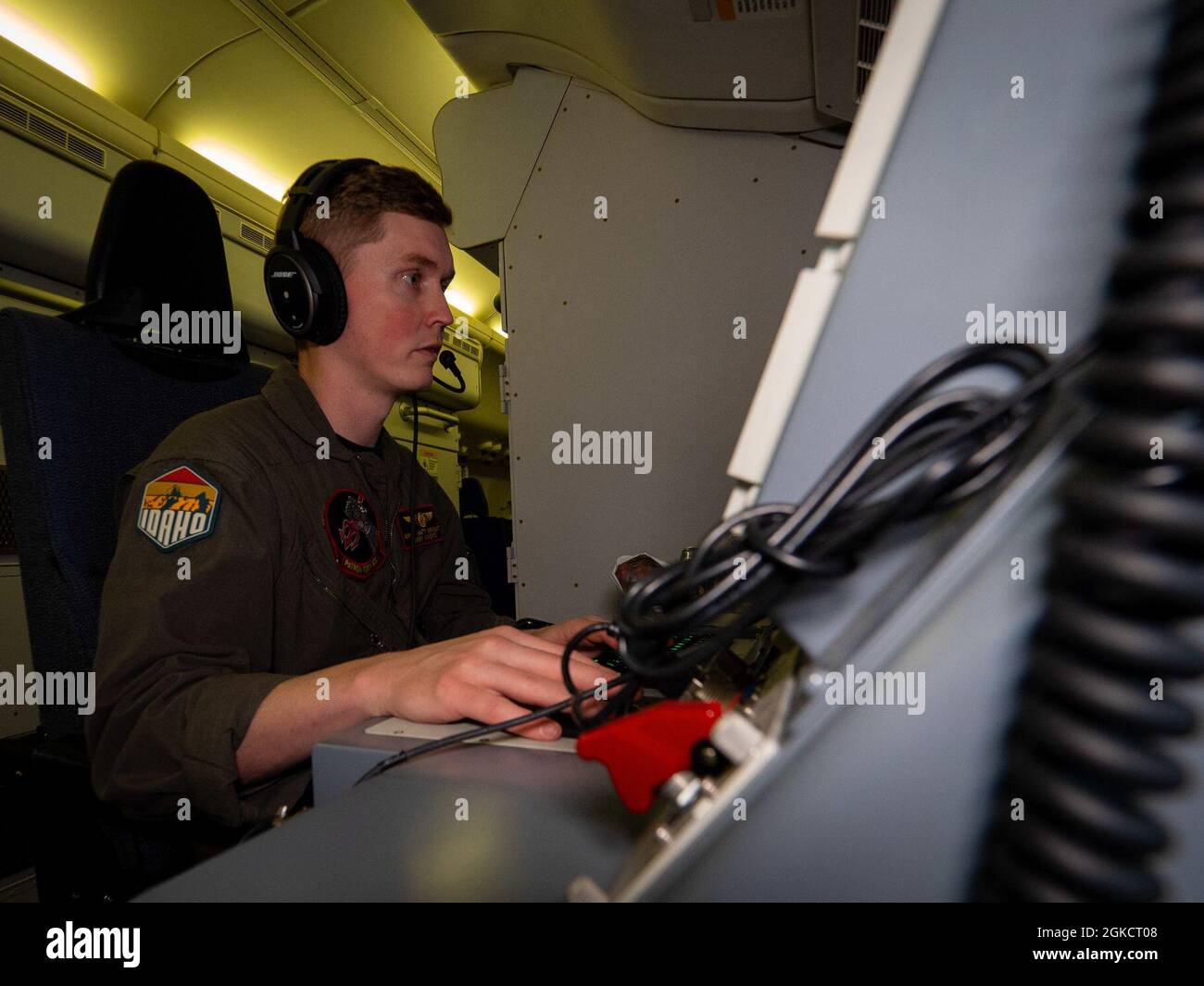 210315-N-VH871-0278 SIGONELLA, Italy (March 15, 2021) Naval Aircrewman ...
