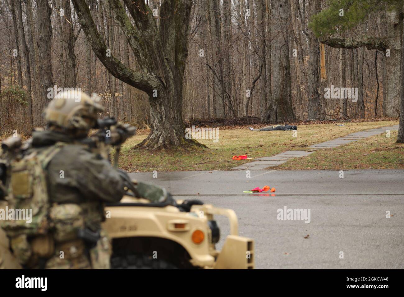 Soldiers from 101st Airborne Division (Air Assault) participate in ...