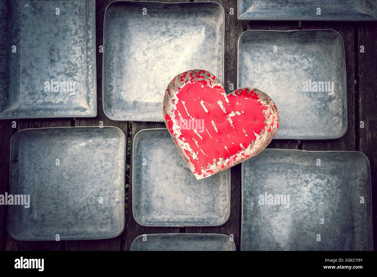 Handmade red textured heart hi-res stock photography and images - Alamy