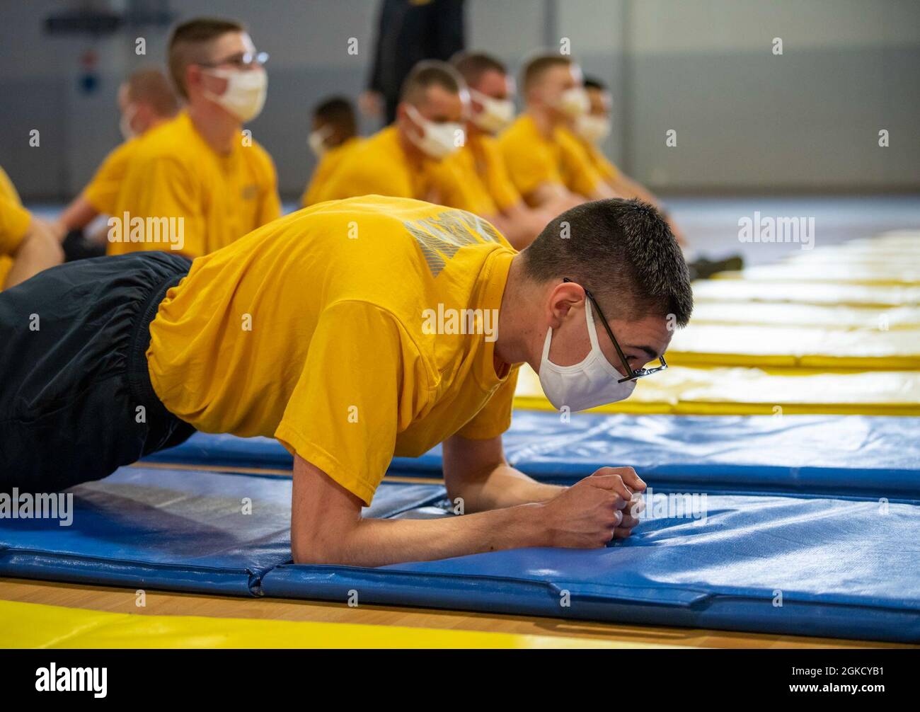 A recruits maxes out the forearm plank portion of his final physical ...