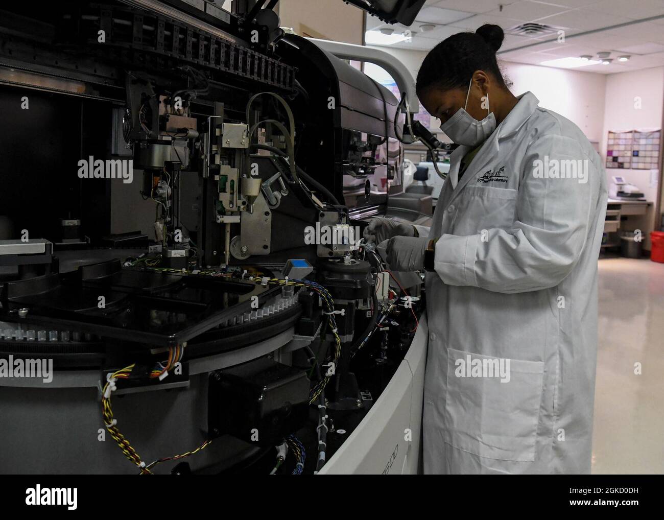 Blood chemistry analyzer hi-res stock photography and images - Alamy