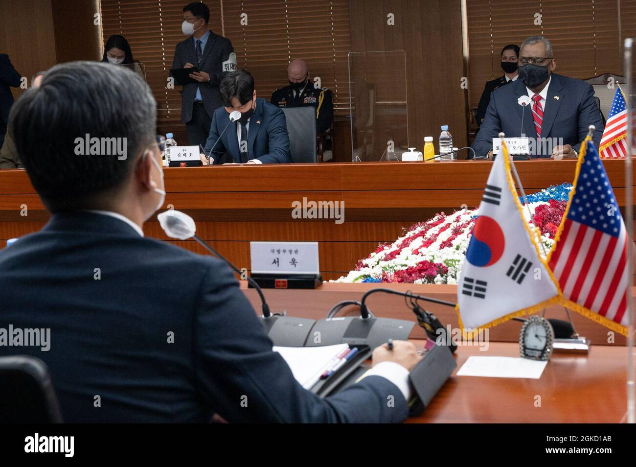 Secretary of Defense Lloyd J. Austin III meets with South Korean ...