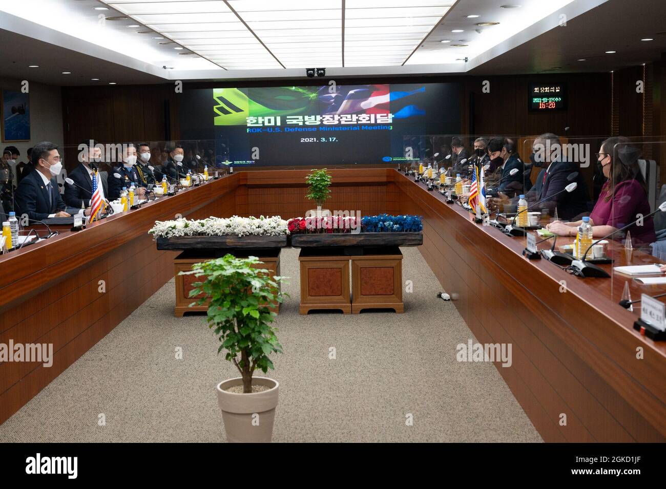 Secretary of Defense Lloyd J. Austin III meets with South Korean ...