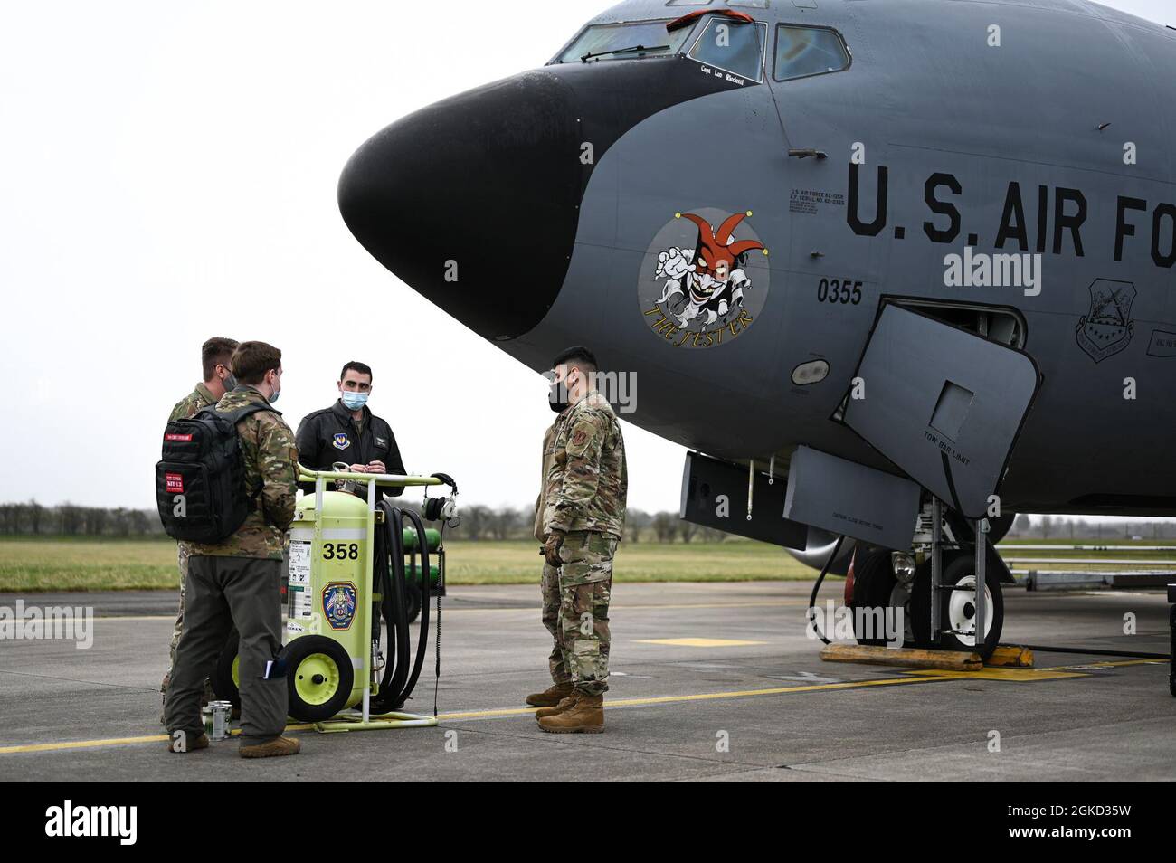 100th aircraft maintenance squadron hi-res stock photography and images ...