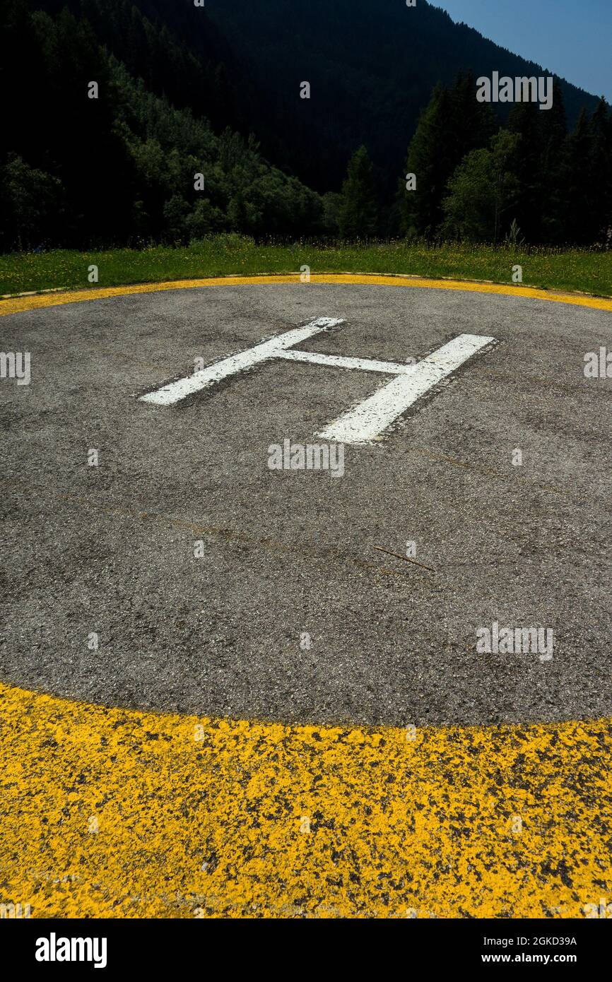 Heliport Sign High Resolution Stock Photography and Images - Alamy