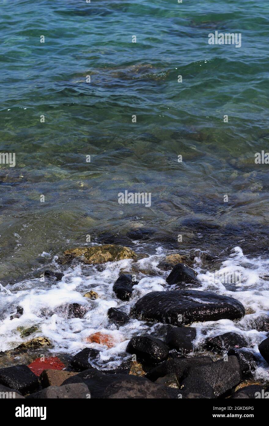 Saudi sea wave hi-res stock photography and images - Alamy