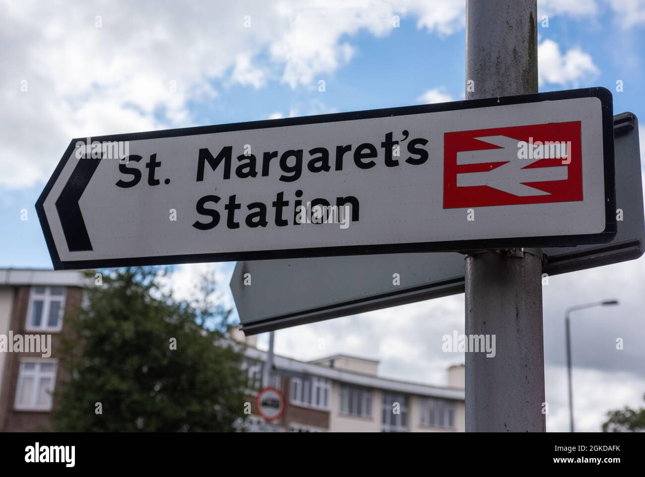 Sign post signpost pillar hi-res stock photography and images - Alamy