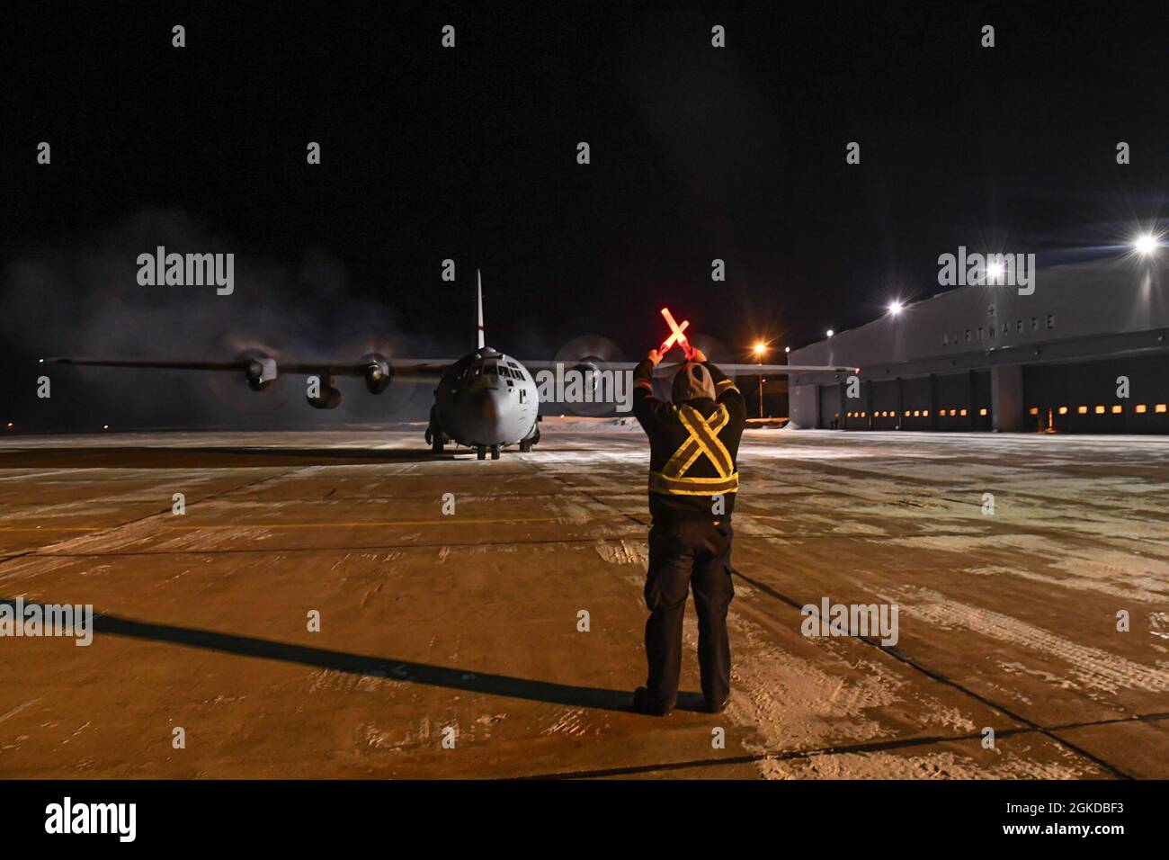 133 airlift wing hi-res stock photography and images - Alamy