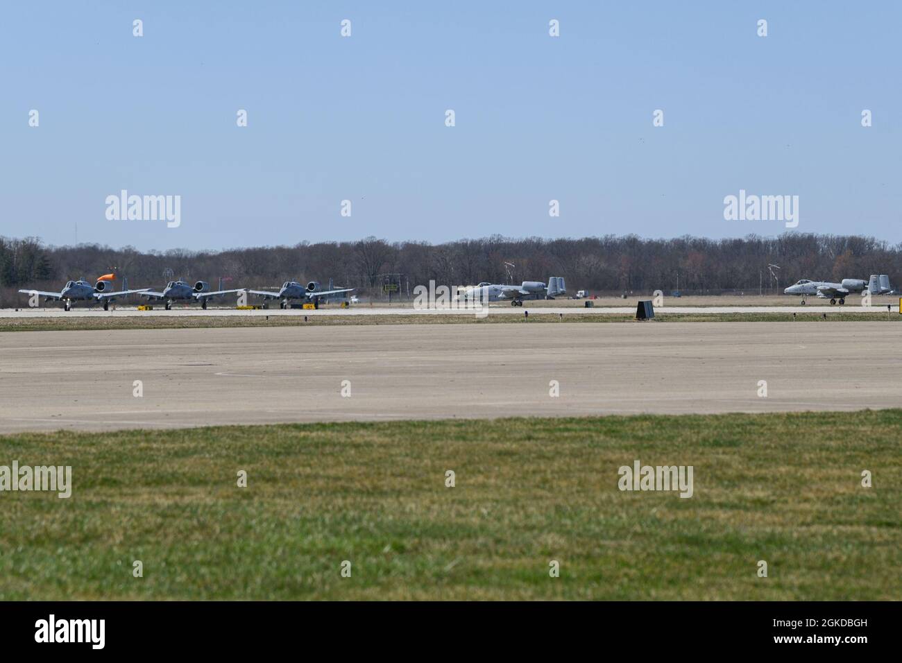 Five A-10 Thunderbolt IIs from the 104th Fighter Squadron, Maryland Air ...