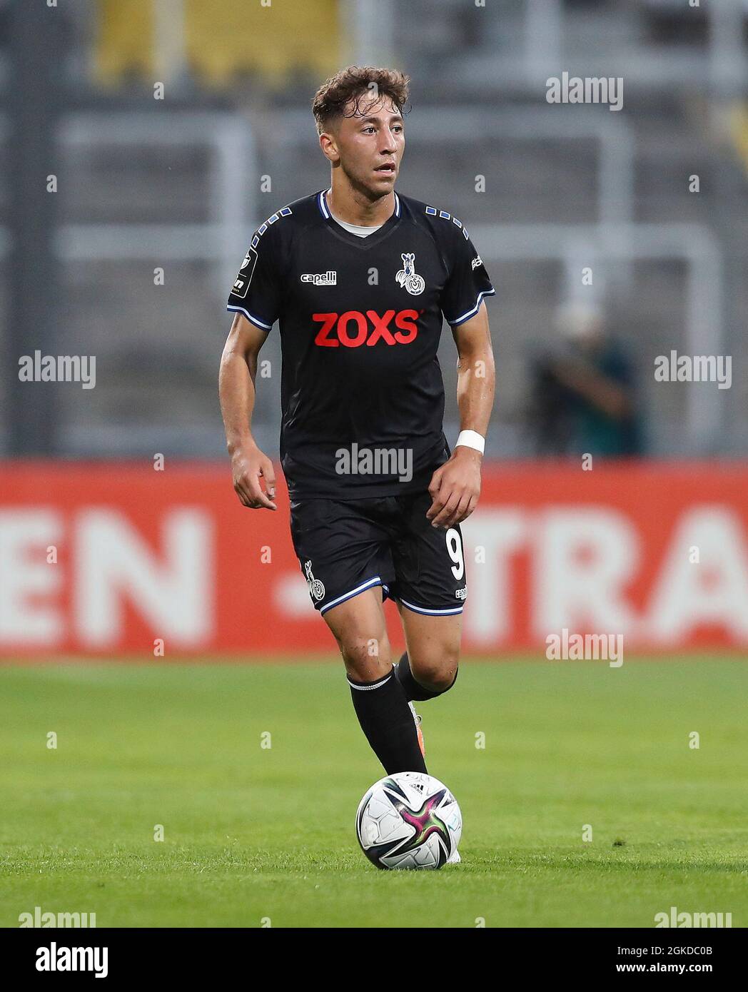 firo: Fuvuball: Football: 13.09.2021 3rd Bundesliga, season 2021/2022 8 ... firo: Fuvuball: Football: 13.09.2021 3rd Bundesliga, season 2021/2022 8 ...