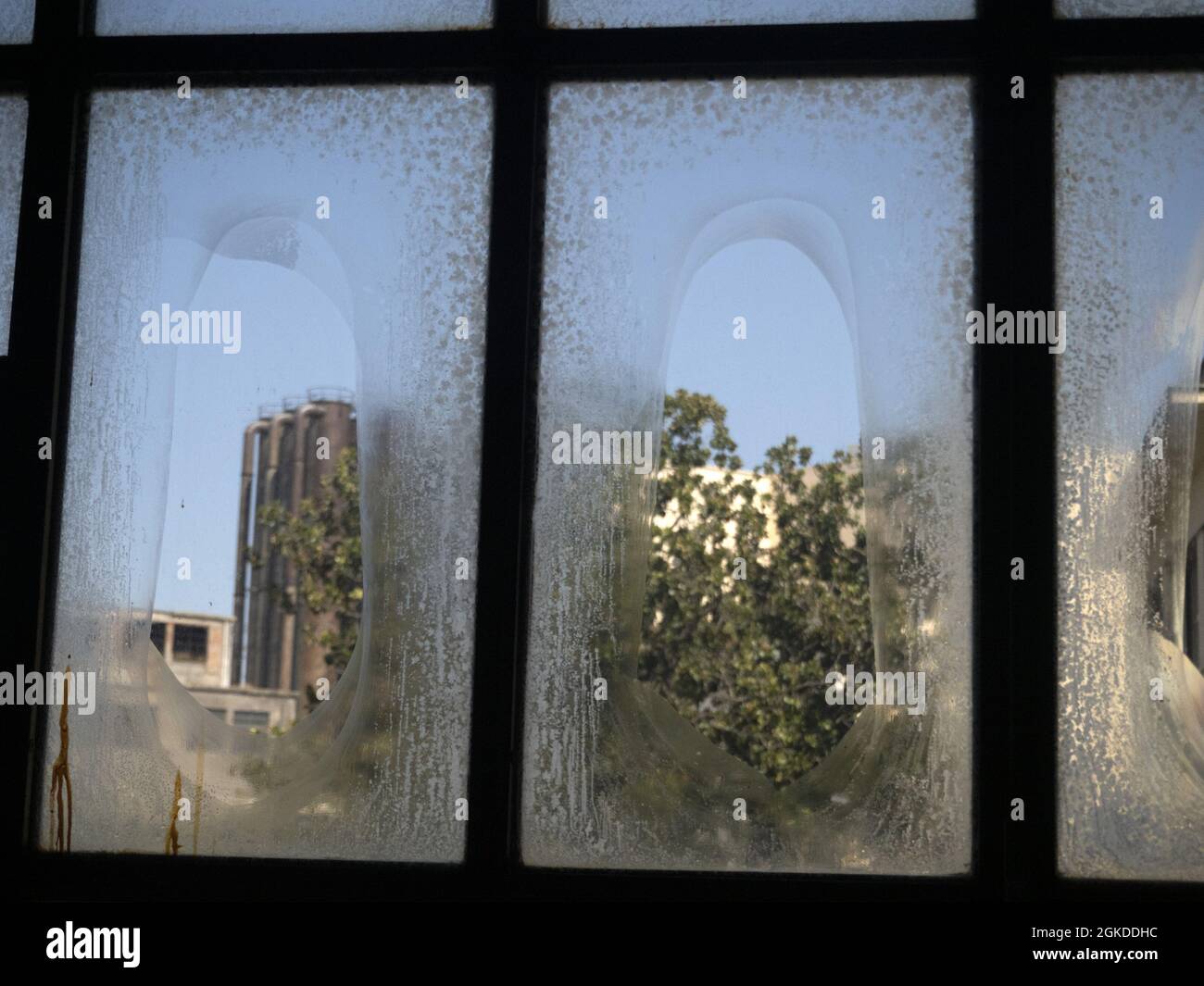 Tarnished glass texture hi-res stock photography and images - Alamy