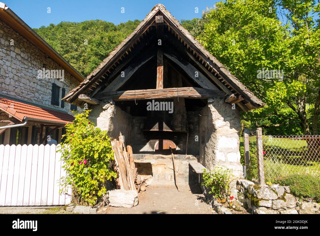 Medieval bread oven hi-res stock photography and images - Alamy