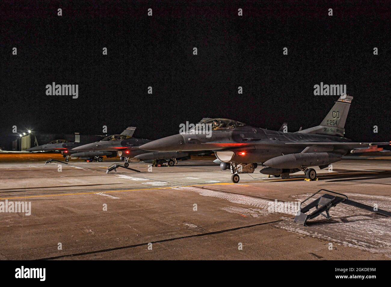 Five F-16 Fighting Falcon jets from 140th Wing Colorado arrives at 5 ...