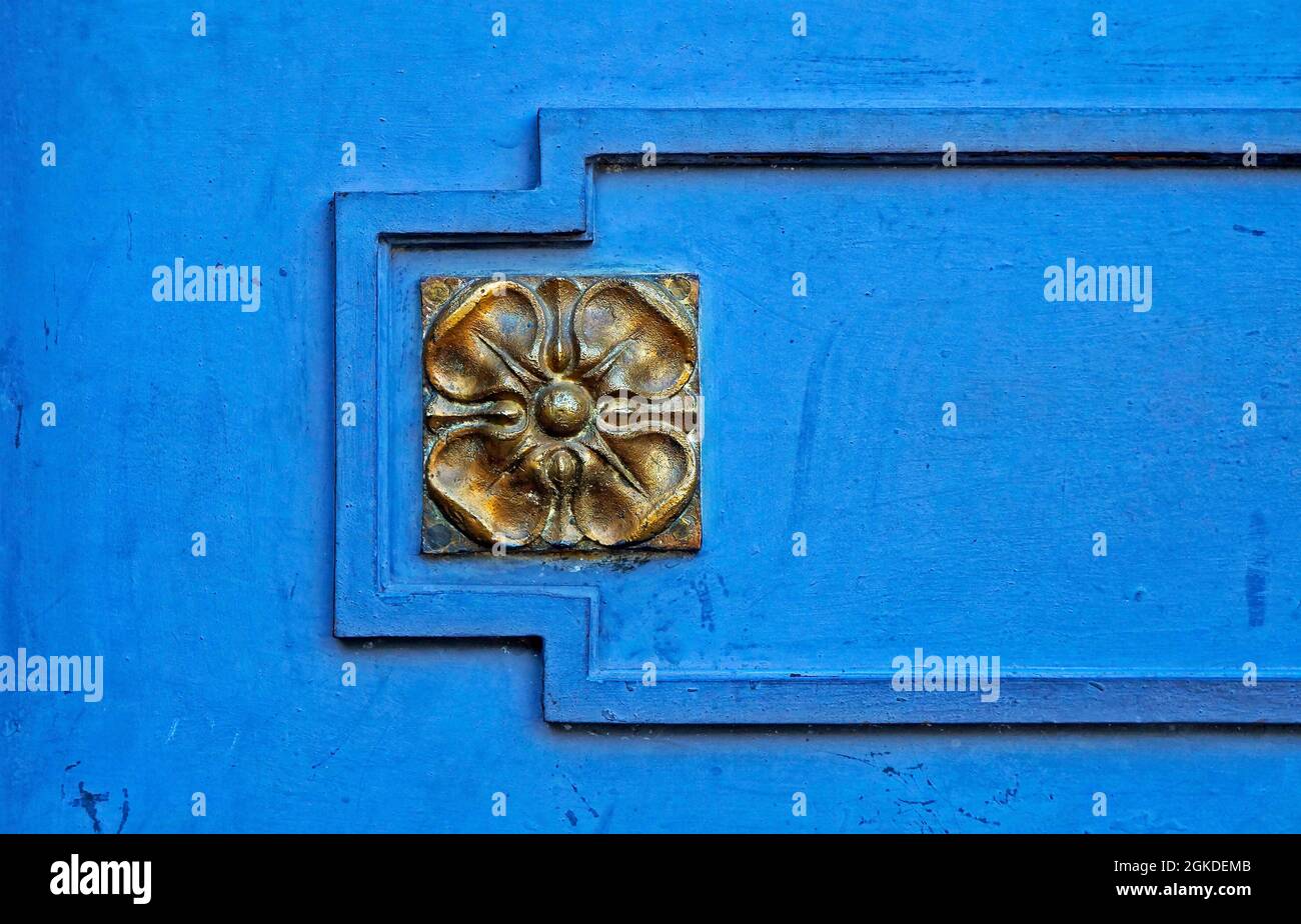Bronze grid hi-res stock photography and images - Alamy Bronze grid hi-res stock photography and images - Alamy
