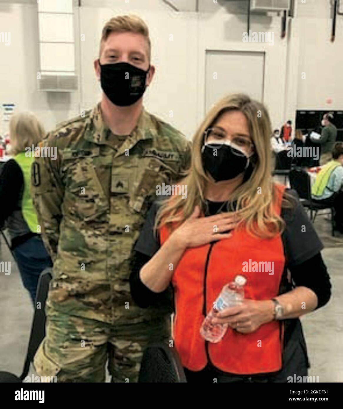 Heimlich maneuver hi-res stock photography and images - Alamy