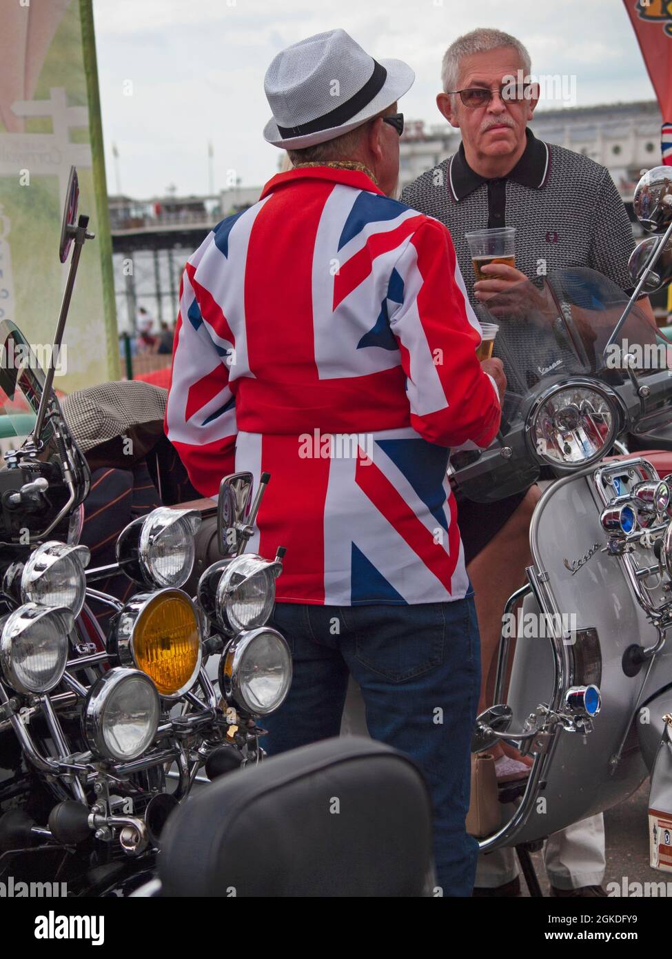 Man mod jacket hi-res stock photography and images - Alamy