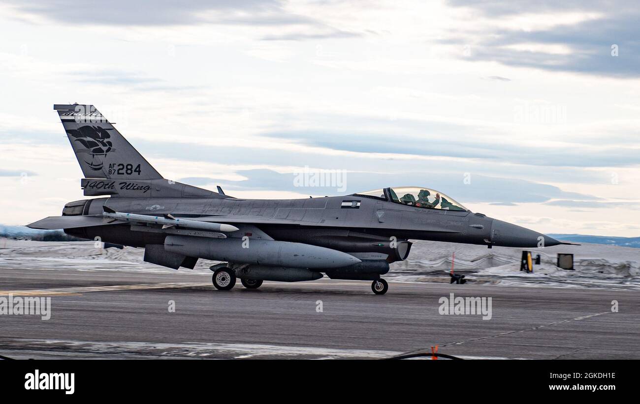 A Colorado Air National Guard F-16 Fighting Falcon prepares to take off ...