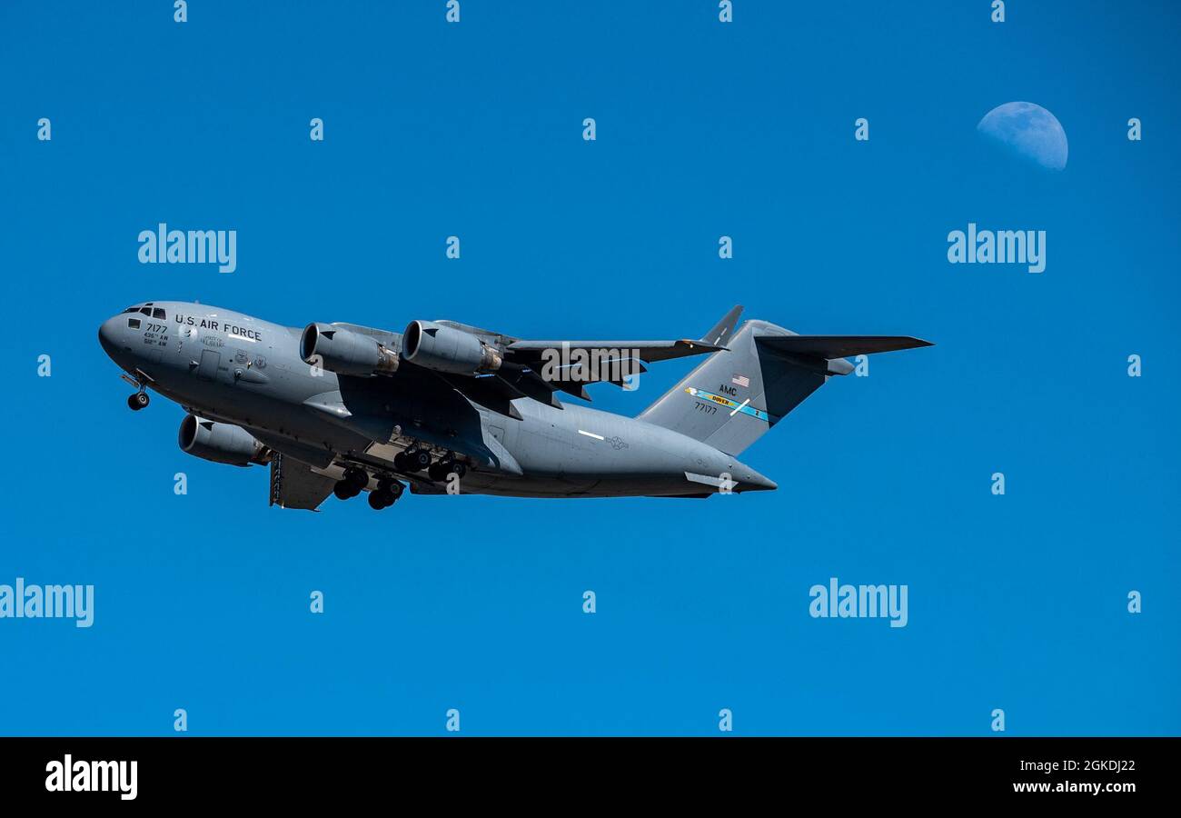 436th airlift wing of dover afb hi-res stock photography and images - Alamy