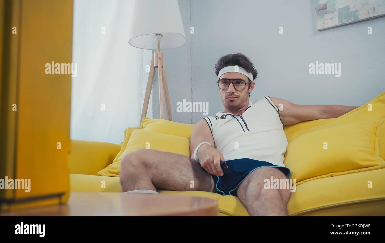 Lazy man sofa tv retro hi-res stock photography and images - Alamy