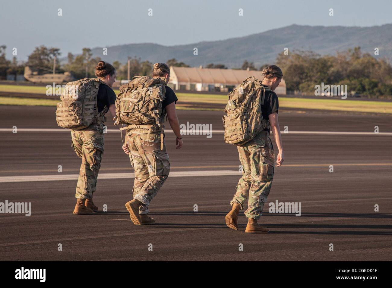 Soldiers from the 25th Combat Aviation Brigade, 25th Infantry Division ...