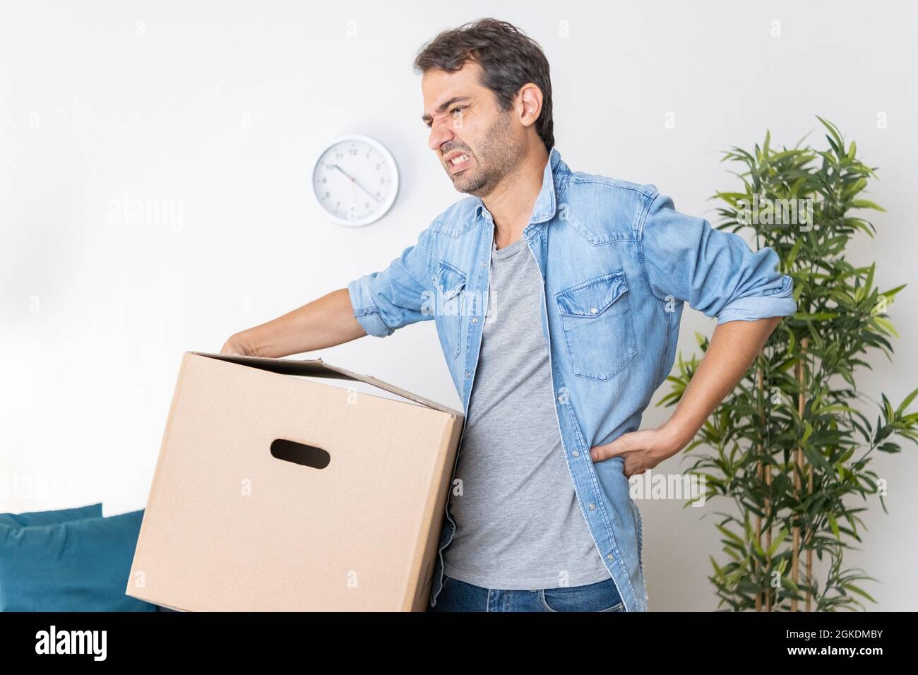 Lifting posture box hi-res stock photography and images - Alamy