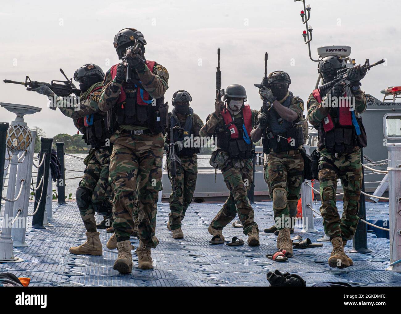 Special forces unit conducts hi-res stock photography and images - Alamy