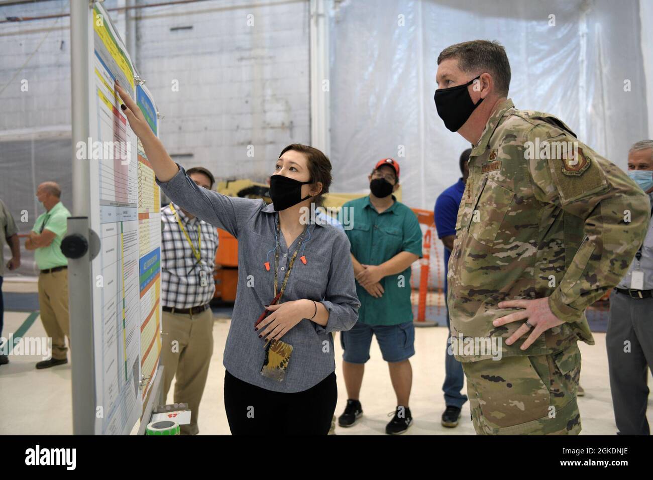 402nd aircraft maintenance group hi-res stock photography and images ...