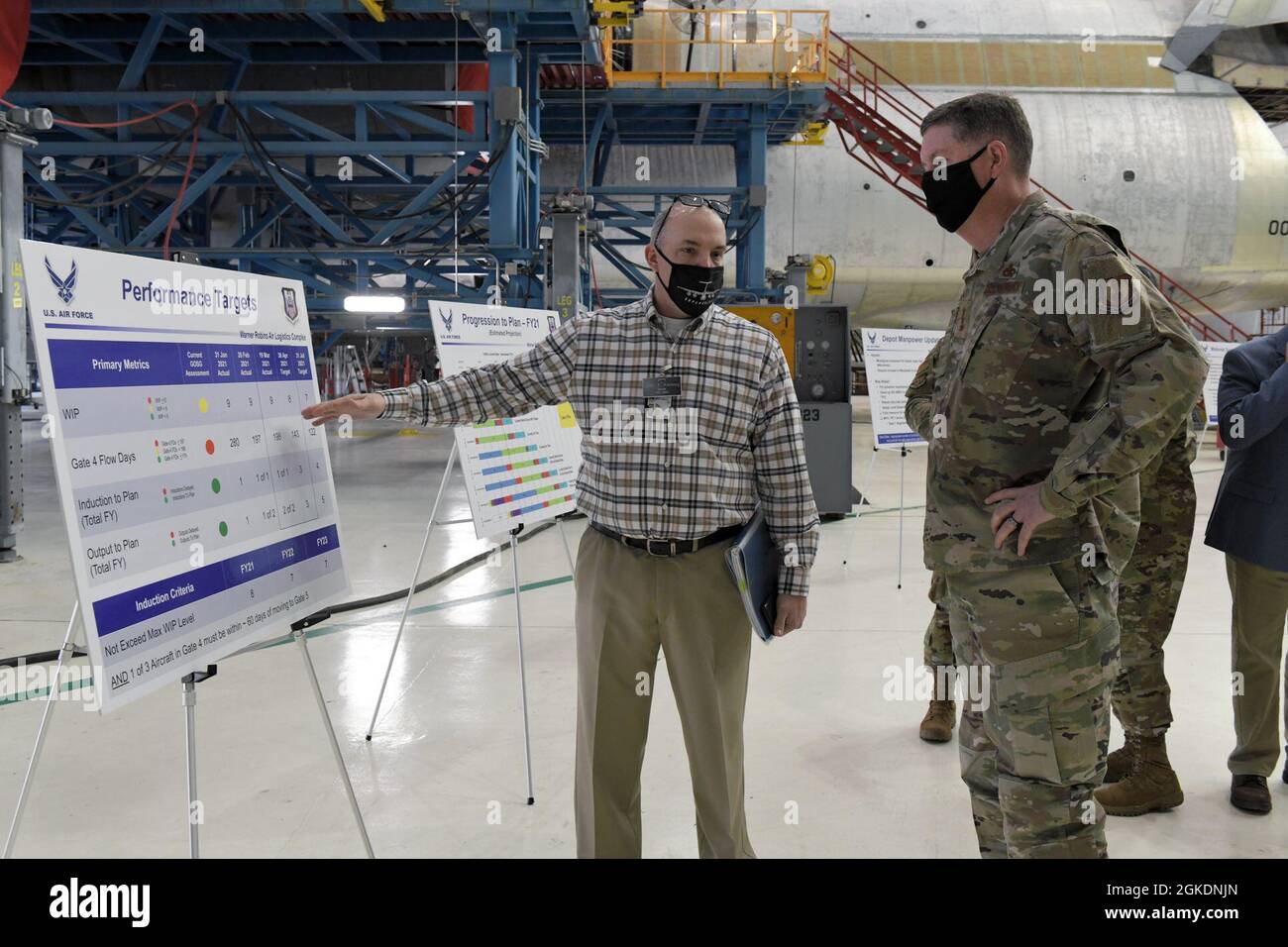 402nd aircraft maintenance group hi-res stock photography and images ...