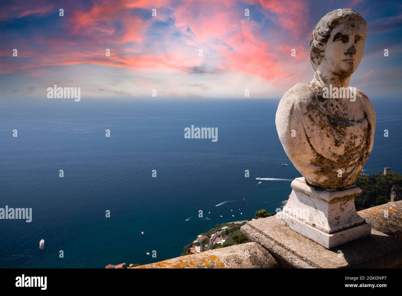 Infinity terrace in villa cimbrone, ravello, amalfi coast Stock Photo ...