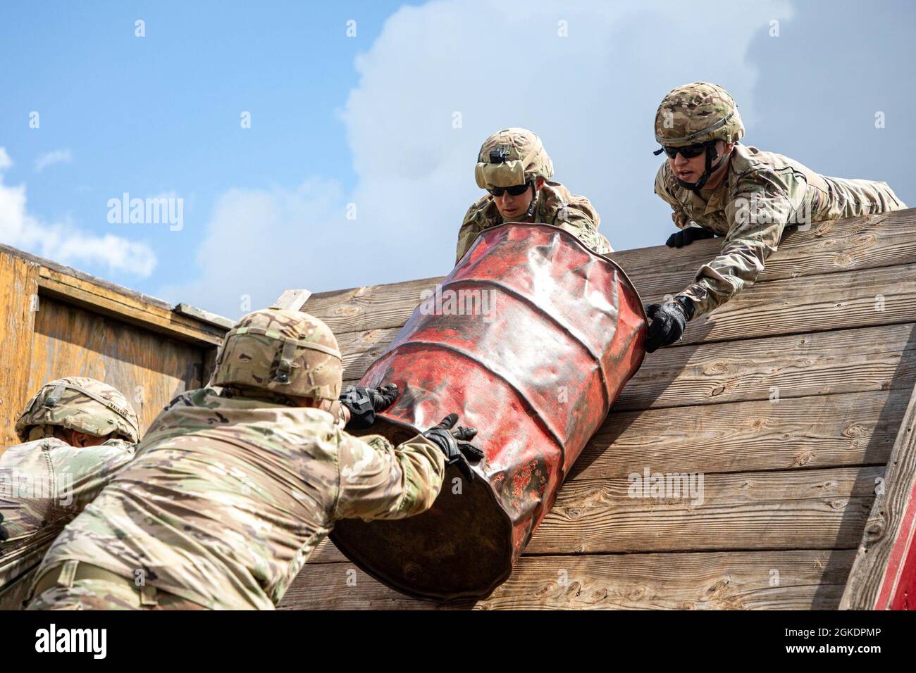 Soldiers from the 25th Combat Aviation Brigade, 25th Infantry Division ...