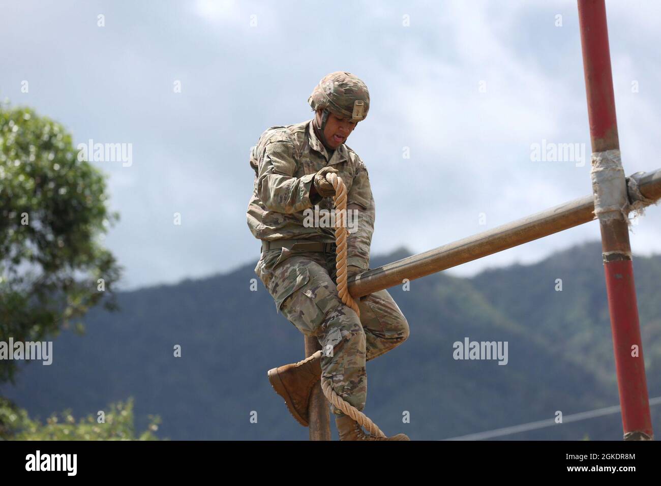 25th Combat Aviation Brigade Soldiers conduct training at the Leader ...