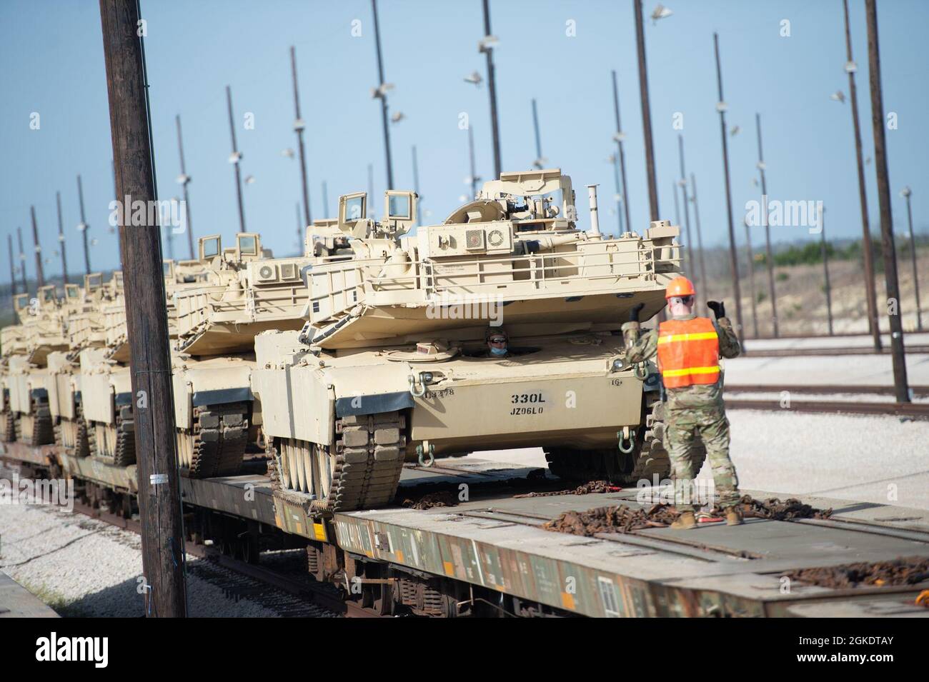 Guardsmen with the 278th Armored Cavalry Regiment work to relocate M1A1 ...