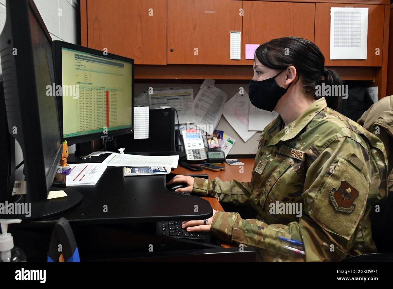 U.S. Air Force Tech. Sgt. Amanda Dennis, 33rd Maintenance Squadron ...