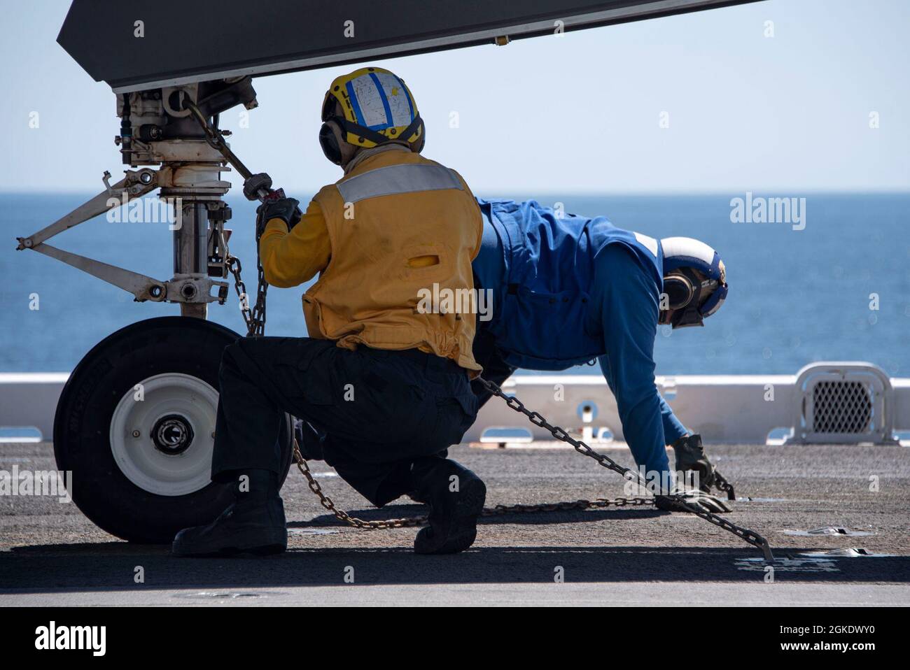 PACIFIC OCEAN (March 24, 2021) Aviation Boatswain’s Mate (Handling ...