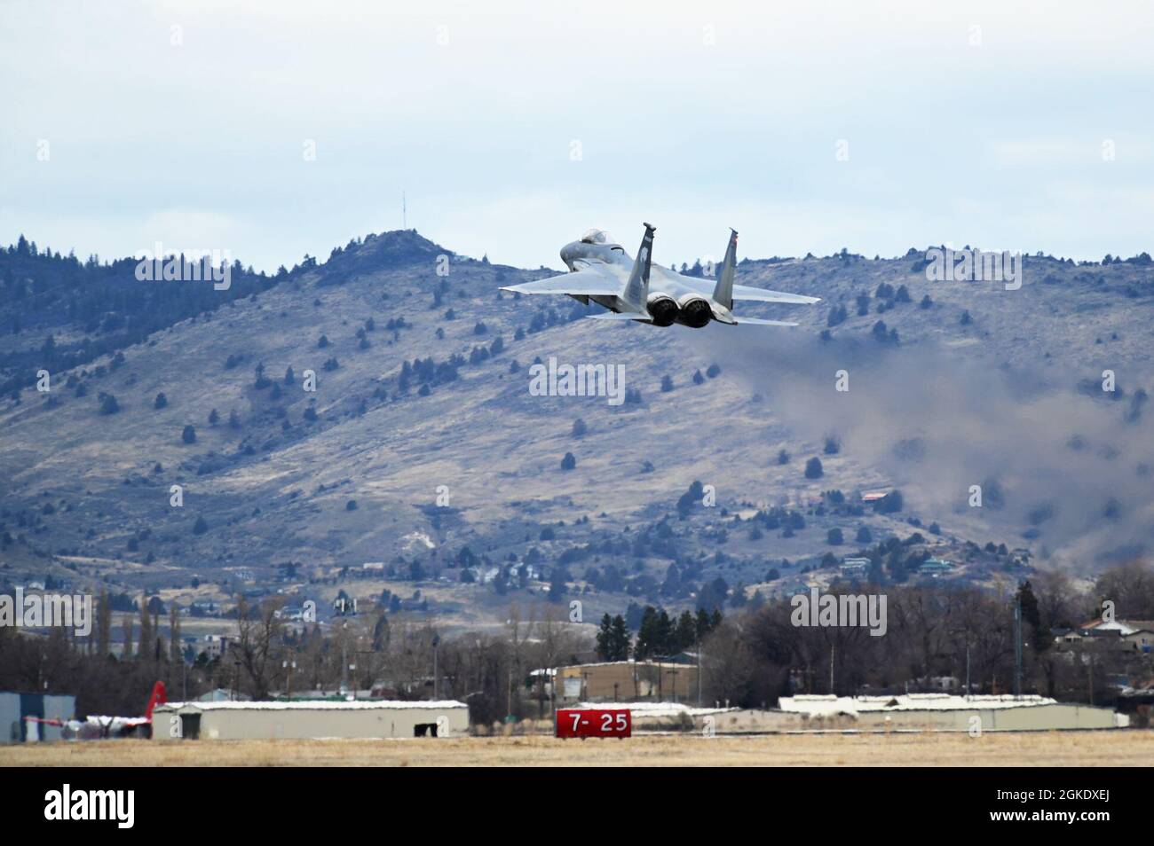 A U.S. Air Force F-15 Eagle takes off at Kingsley Field in Klamath ...