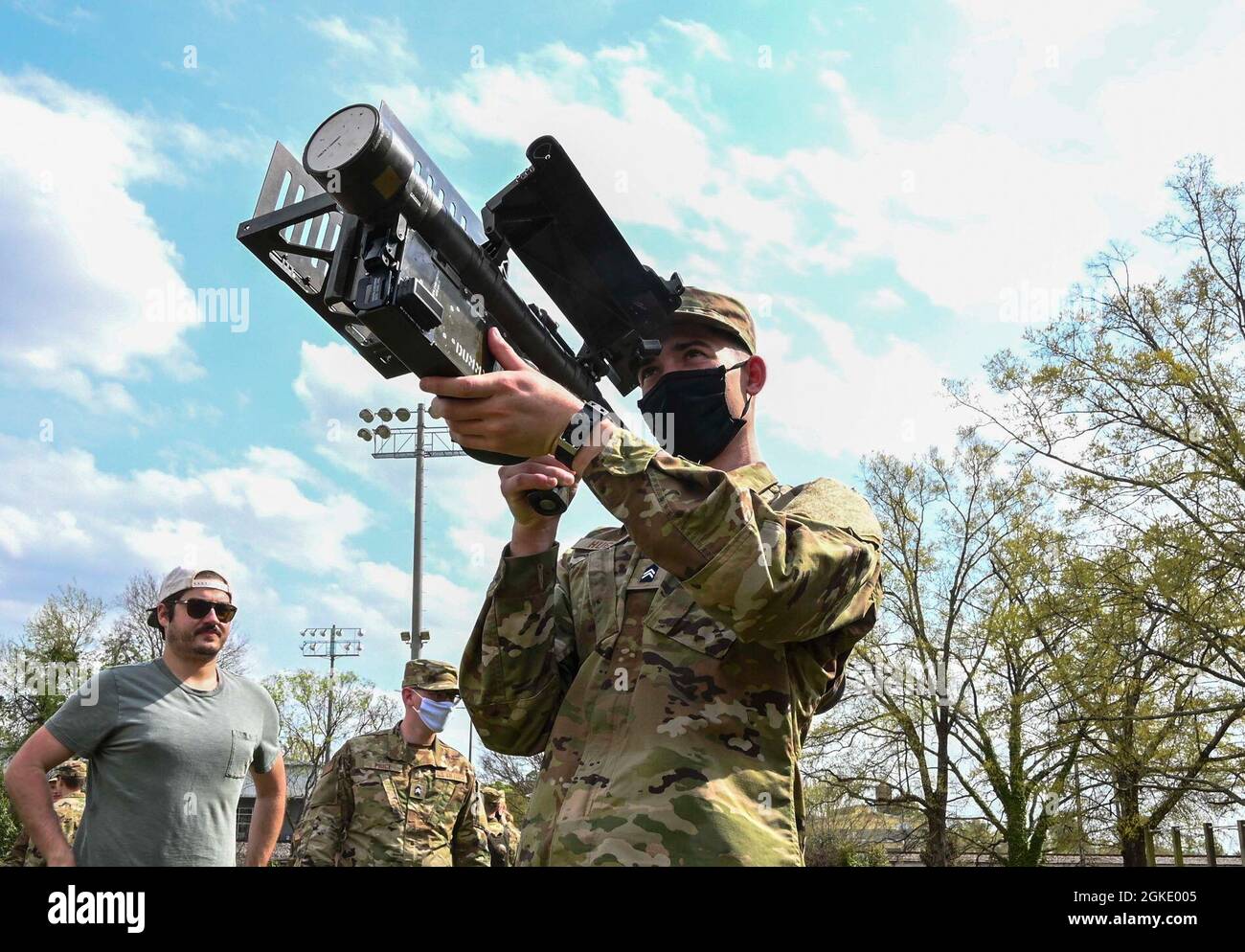 U.S. Army National Guard Soldiers with the 1-151st Attack ...