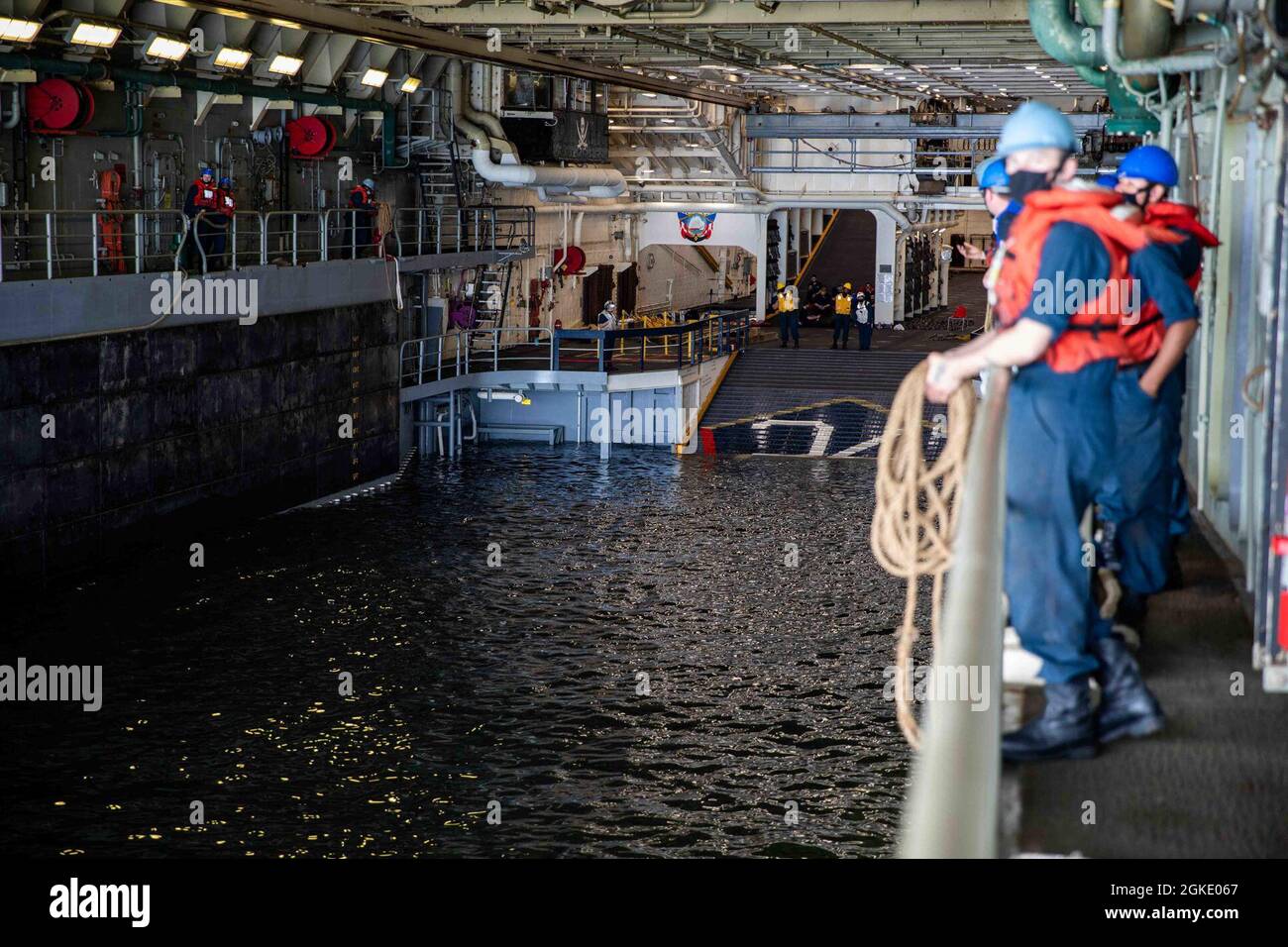 Well deck operations hi-res stock photography and images - Alamy
