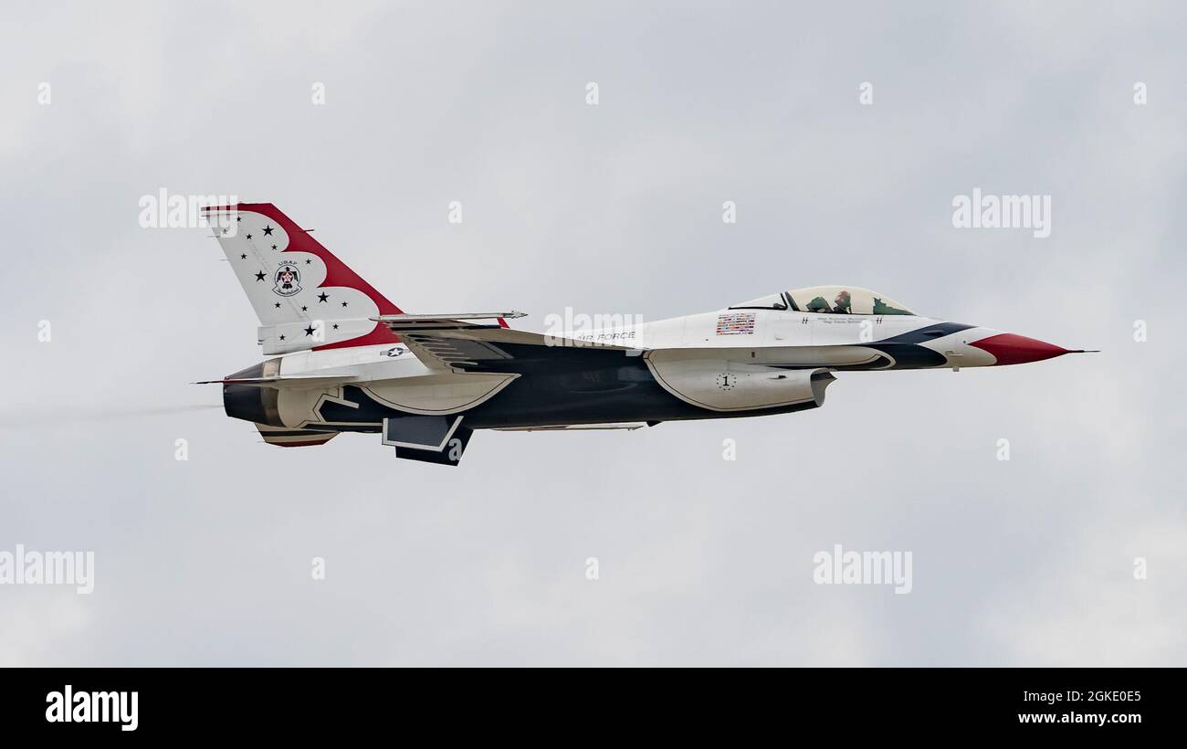 U.S. Air Force Thunderbirds train and present to Gen. Mark D. Kelly ...