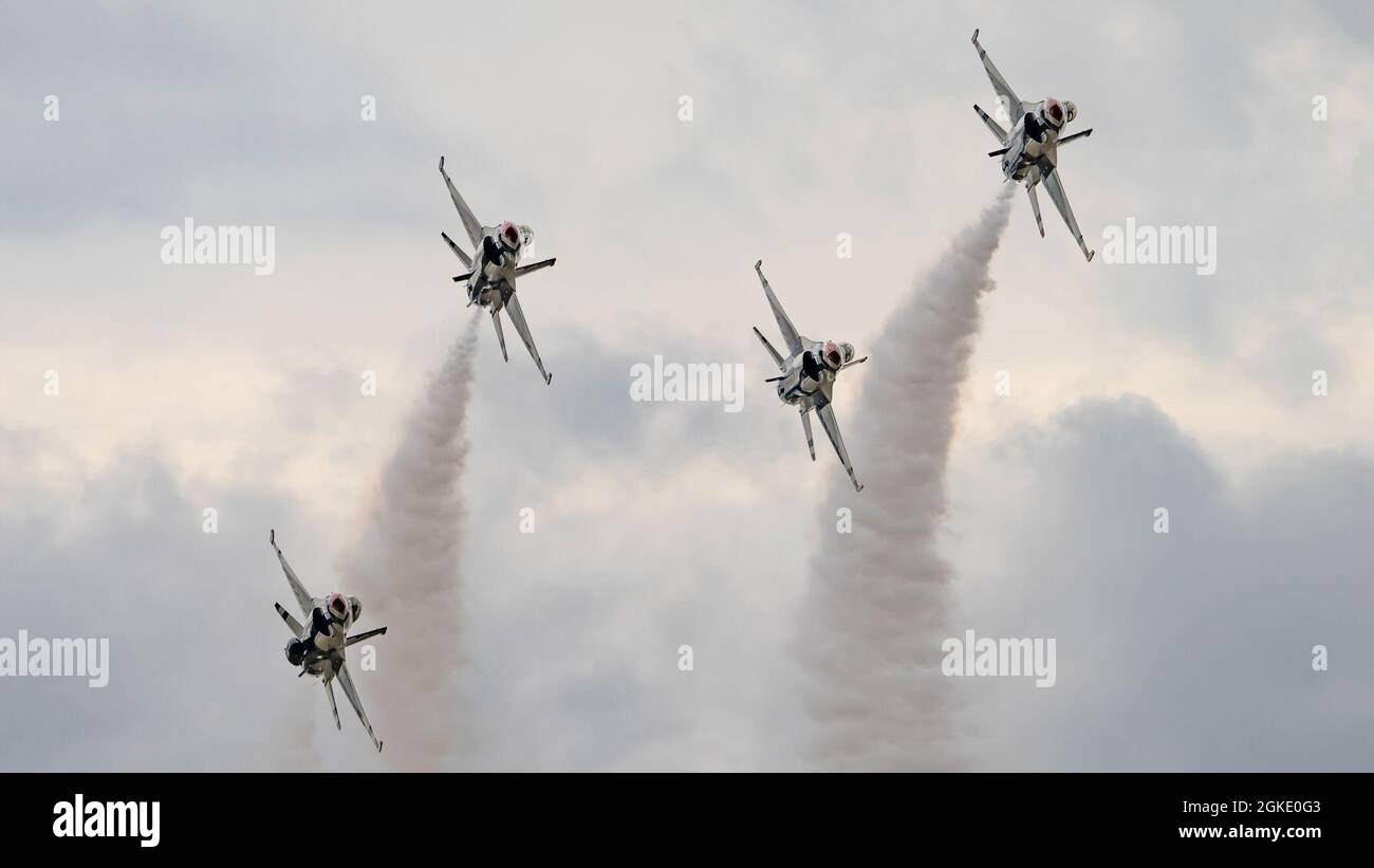 U.S. Air Force Thunderbirds train and present to Gen. Mark D. Kelly ...