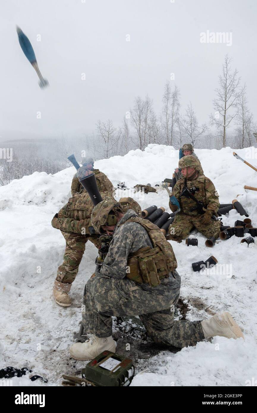 Army mortarmen assigned to Headquarters and Headquarters Company, 3rd ...