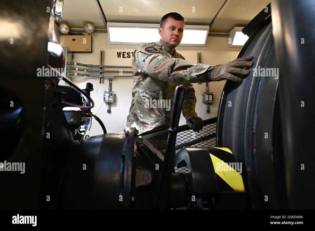 Cable arresting system hi-res stock photography and images - Alamy