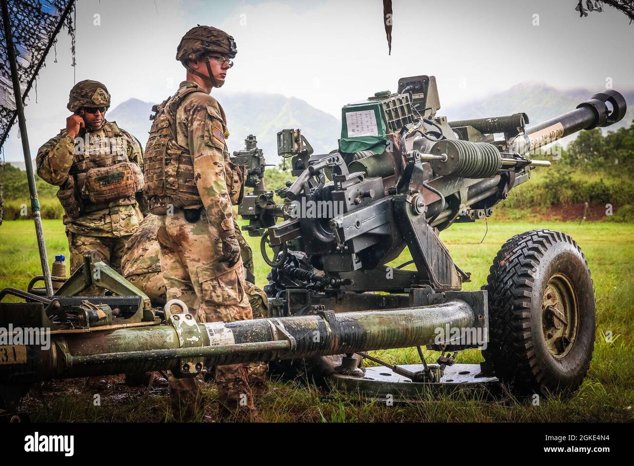 SCHOFIELD BARRACKS, Hawaii – Soldiers from Bravo Battery, 2-11 Field ...