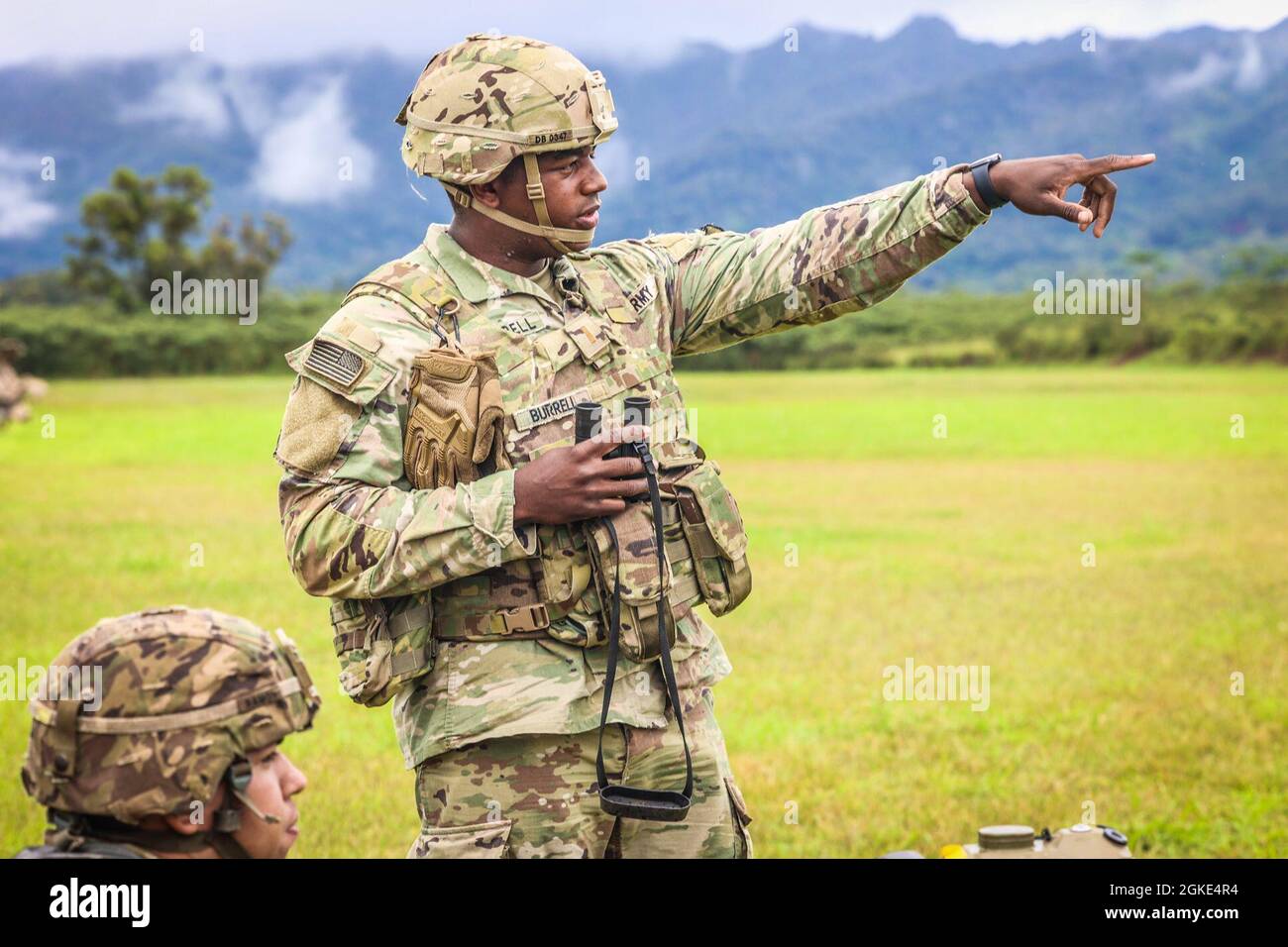 SCHOFIELD BARRACKS, Hawaii – Soldiers from Bravo Battery, 2-11 Field ...