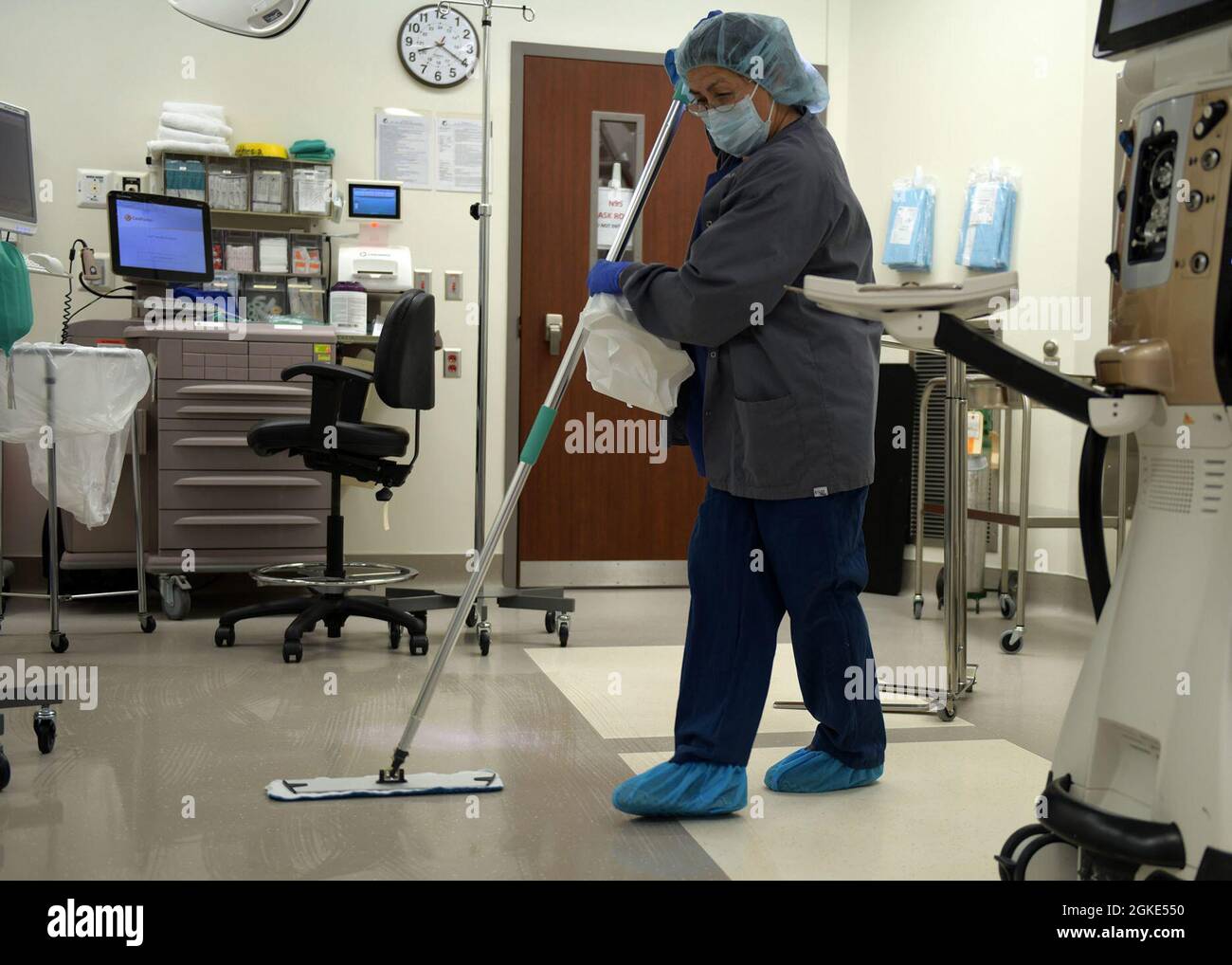 Berta Hernandez, 59th Medical Operations Group operating room ...